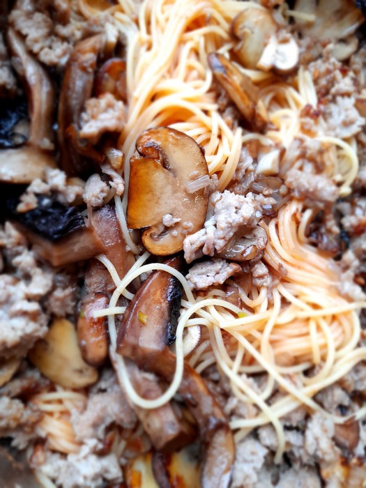 Pasta funghi met getomateerde parmesansaus :: Homemade Homegrown by Bianca