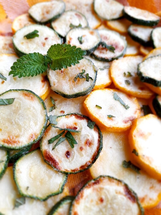 Gebakken courgette met citroenmelisse :: Homemade Homegrown by Bianca