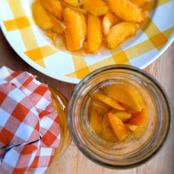 Ingemaakte witte perzik :: Homemade Homegrown by Bianca